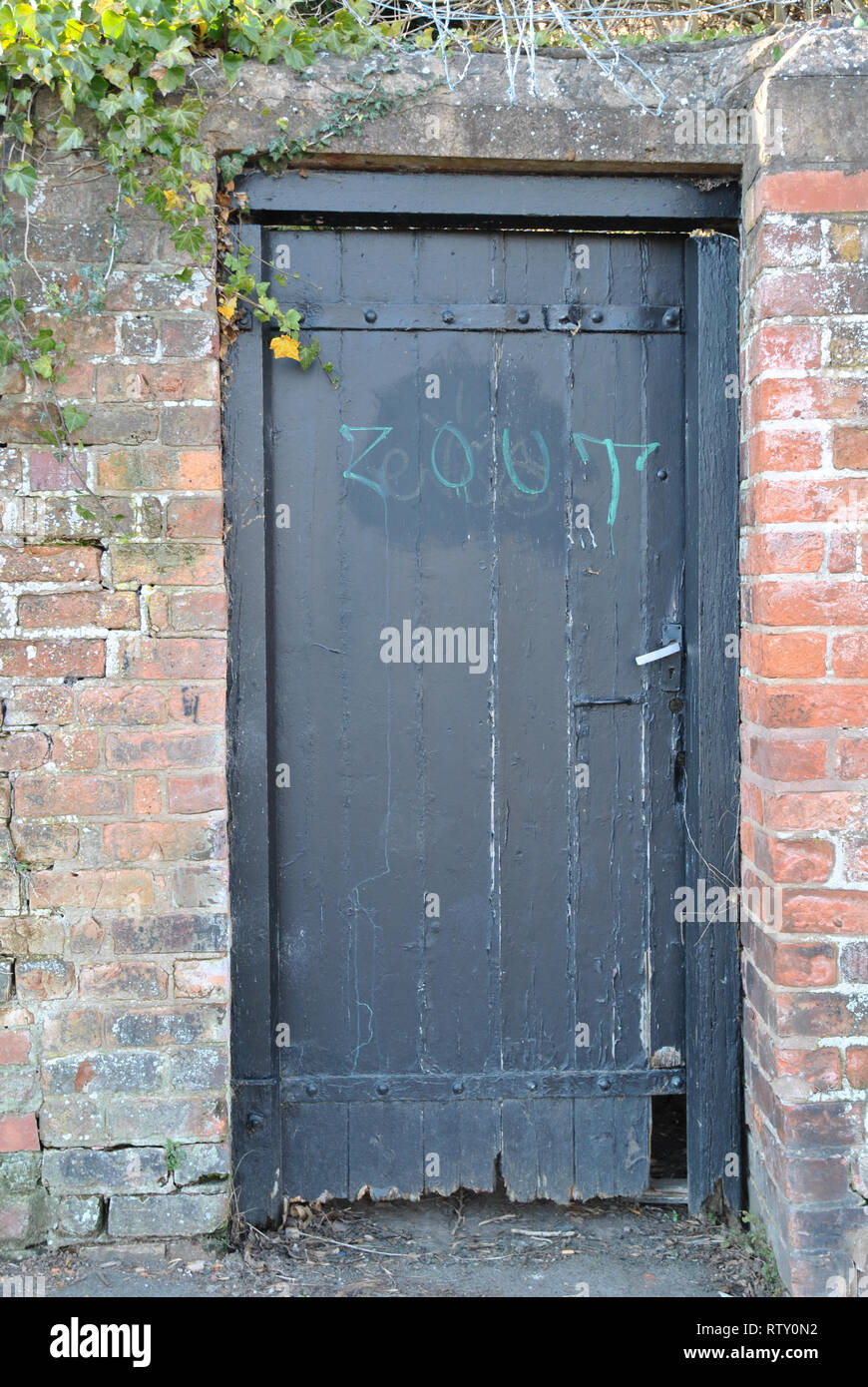 Rotting timber door hi-res stock photography and images - Alamy