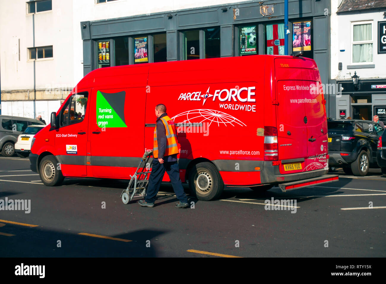 Parcelforce red van hi-res stock photography and images - Alamy