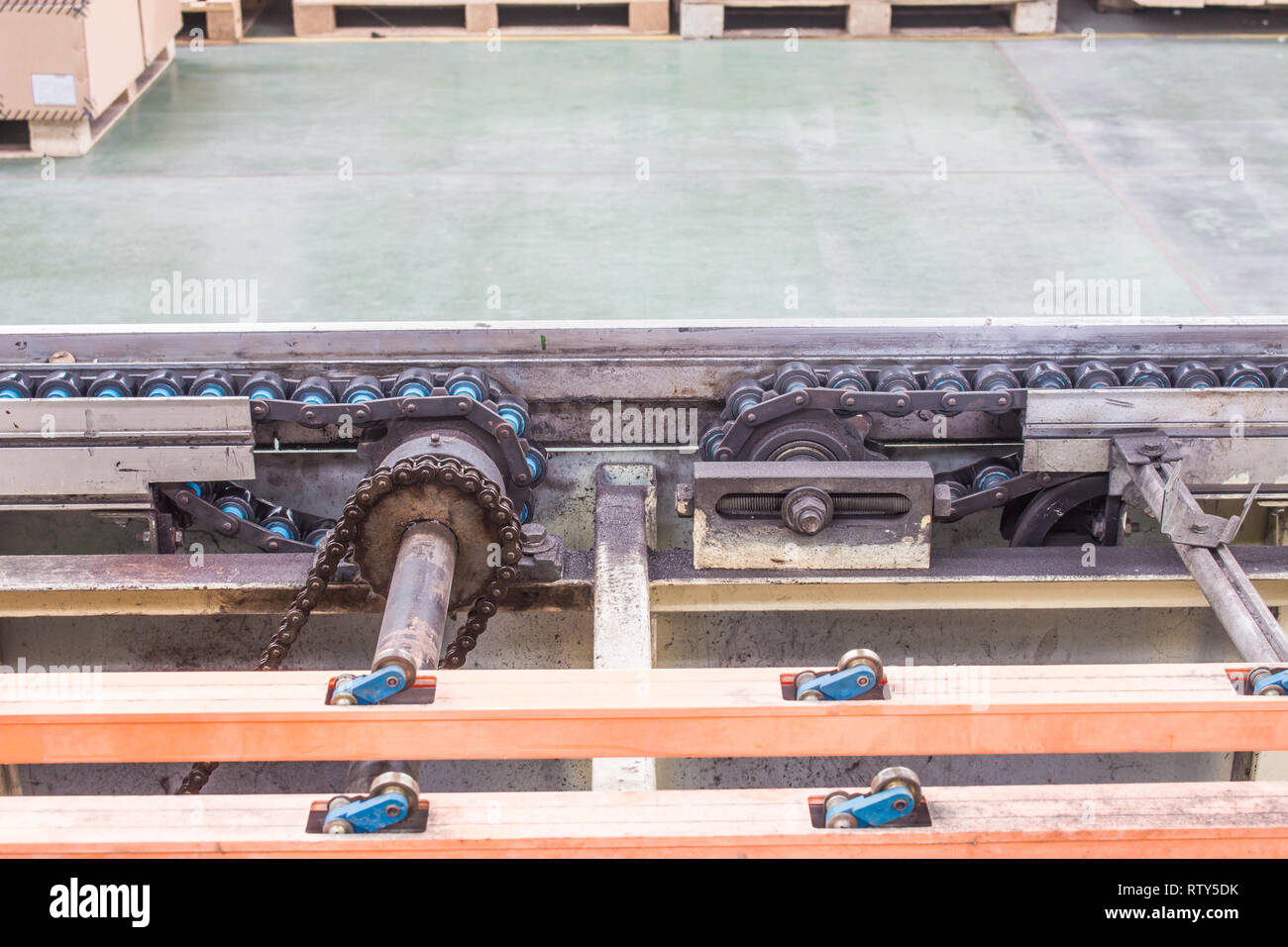 Conveyor belt transportation system hi-res stock photography and images ...