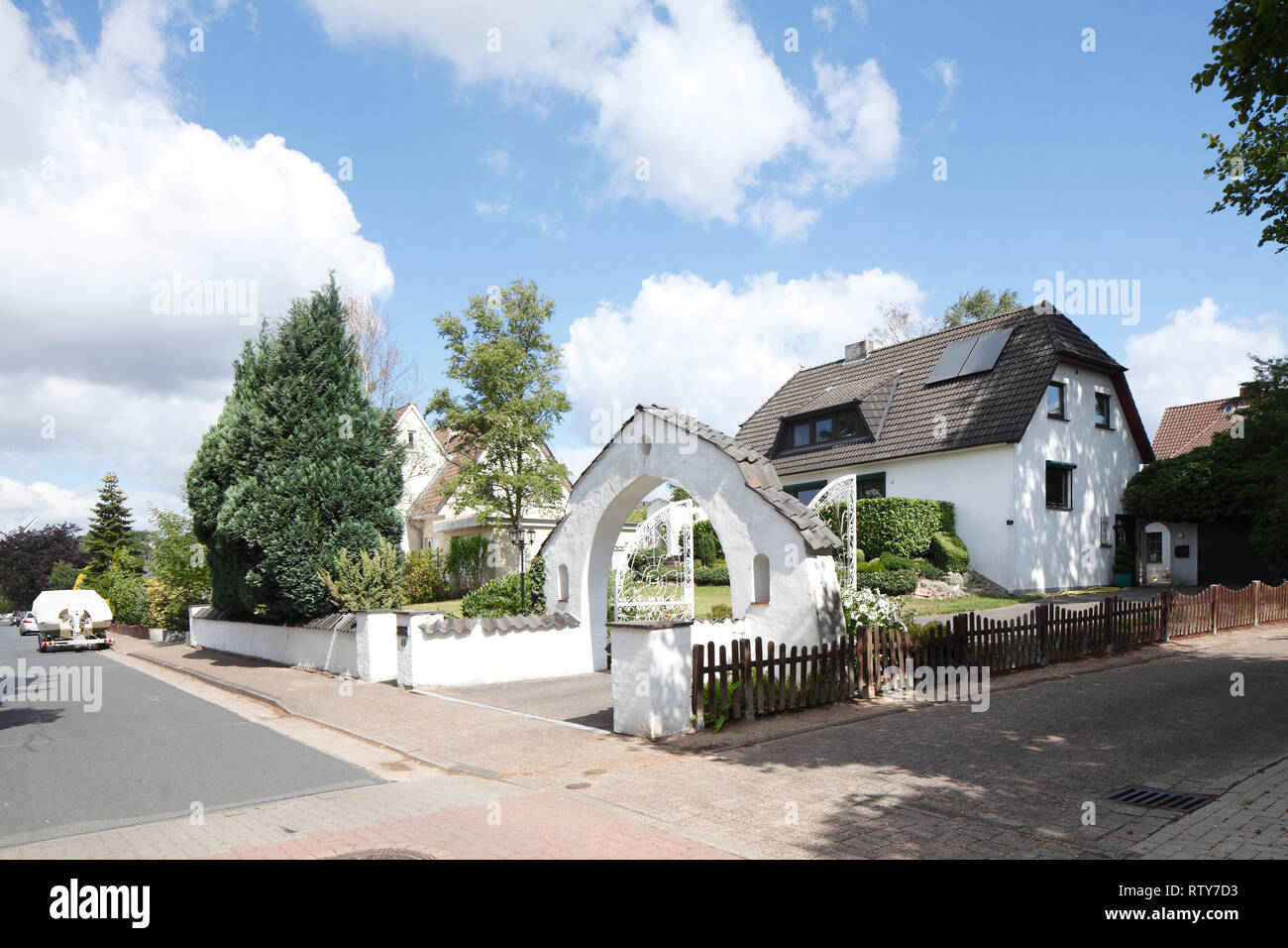 Modern residential building, one-family house ,, Achim, Lower Saxony ...