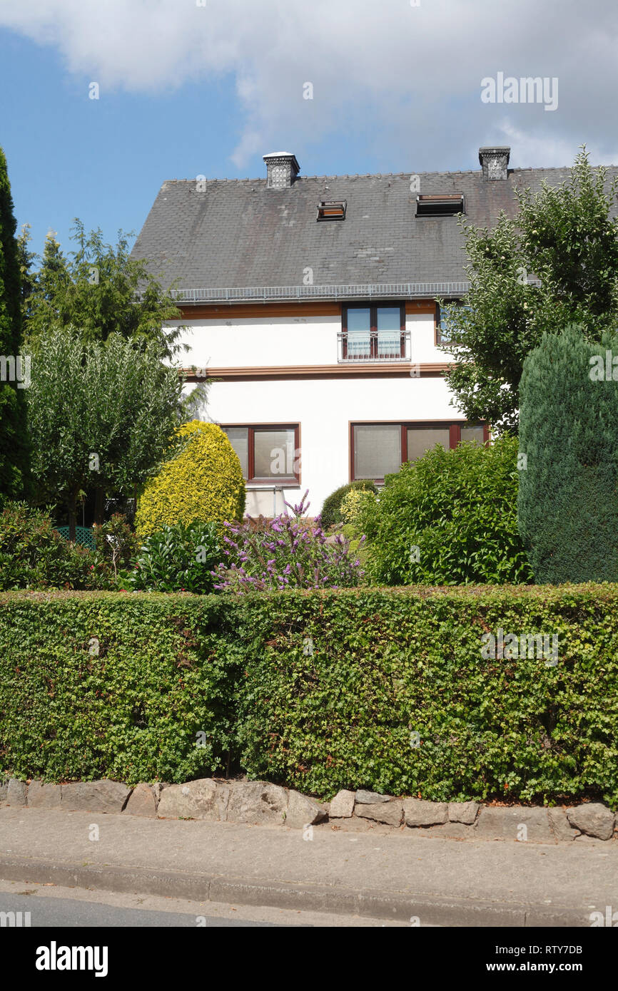 Modern residential building, one-family house ,, Achim, Lower Saxony ...