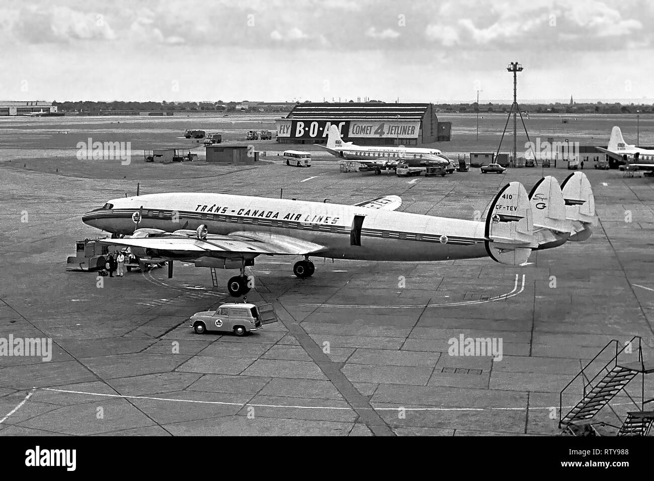 Lockheed constellation super g hi-res stock photography and images - Alamy