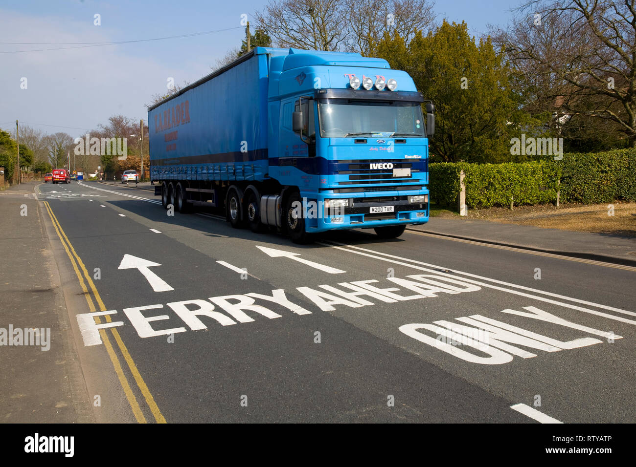 Road Markings, Signs, Traffic, Fishbourne Ferry, Fishbourne Lane, Isle ...