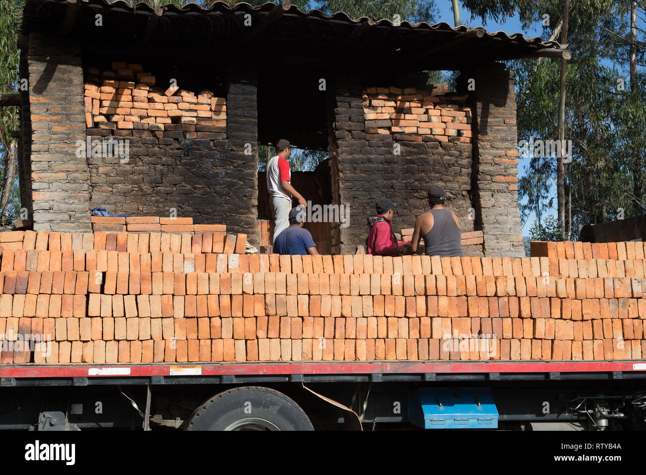 Loads of bricks hi-res stock photography and images - Alamy