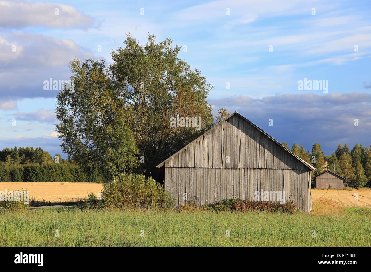 Beautiful old barns hi-res stock photography and images - Alamy