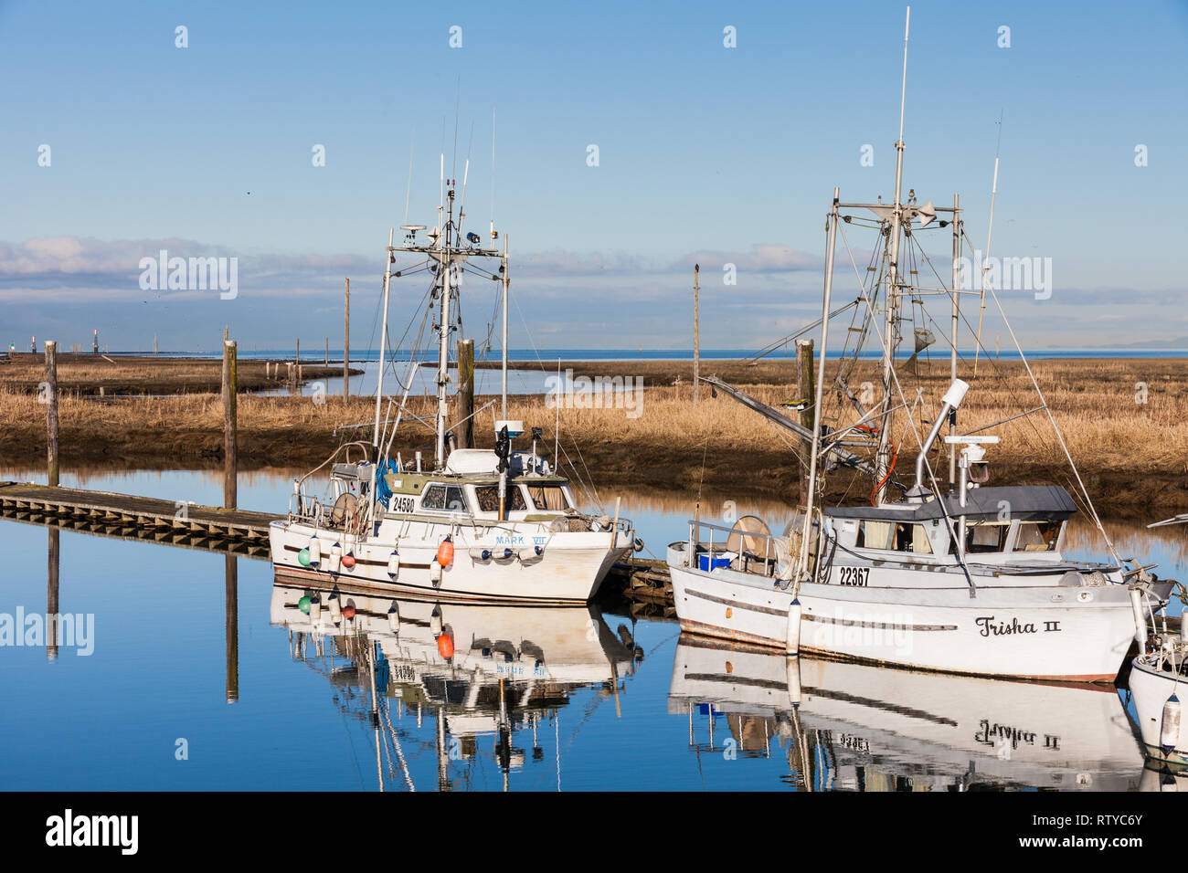 Commercial fish pond hi-res stock photography and images - Alamy
