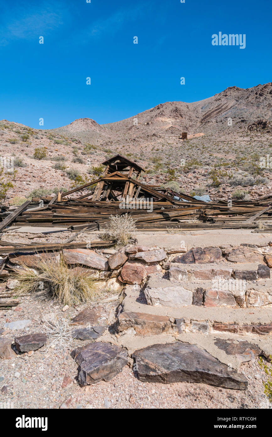 Collapsed building at the Inyo Mine ruins in Death Valley, California ...