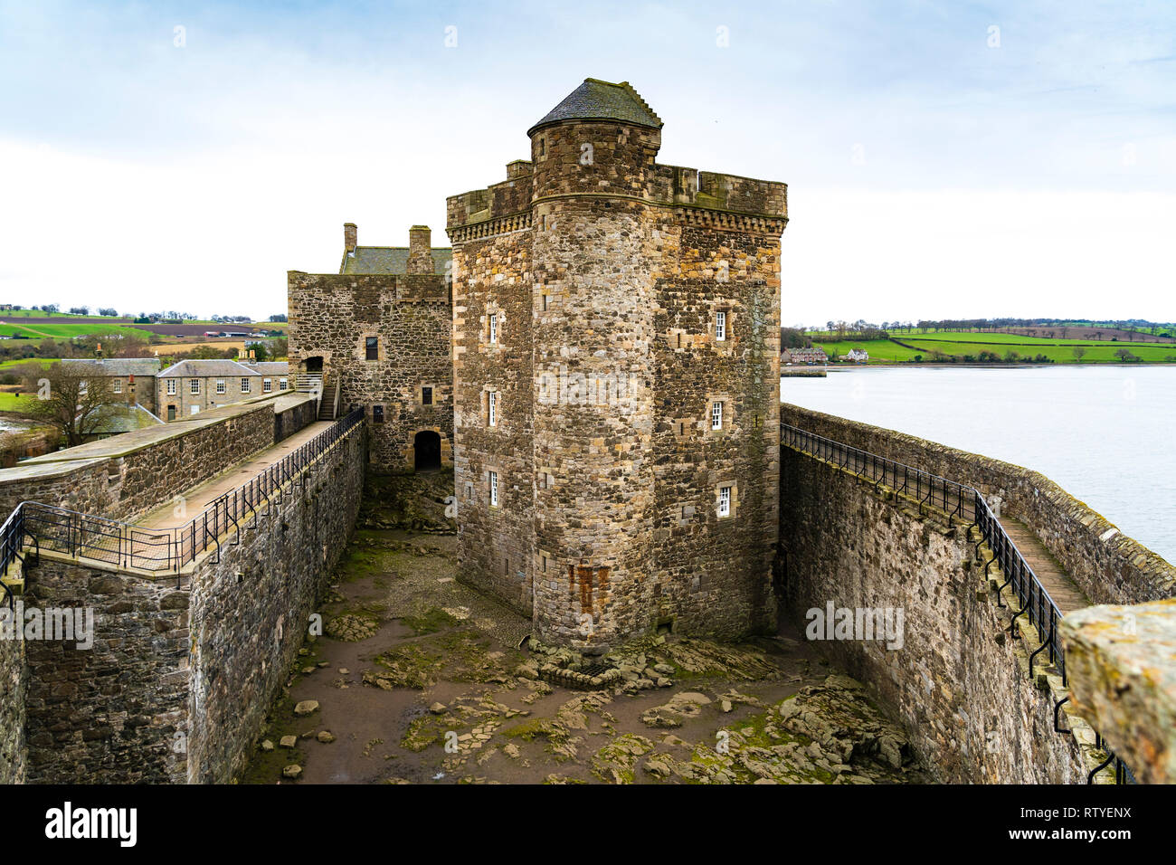15th century scottish castle hi-res stock photography and images - Alamy