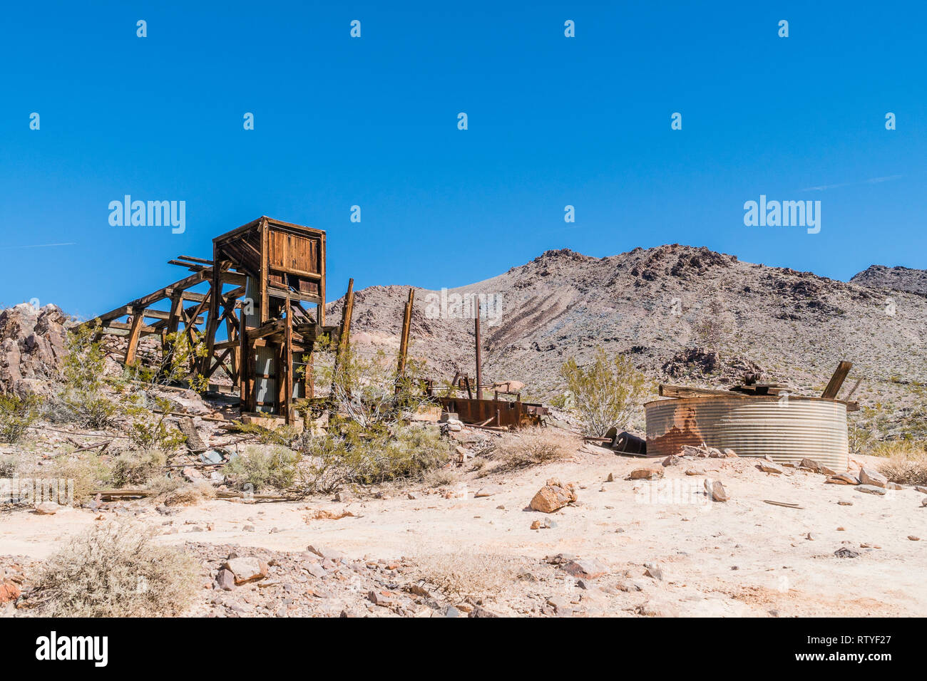 The multistory structure for the old Inyo Mine in Death Valley ...