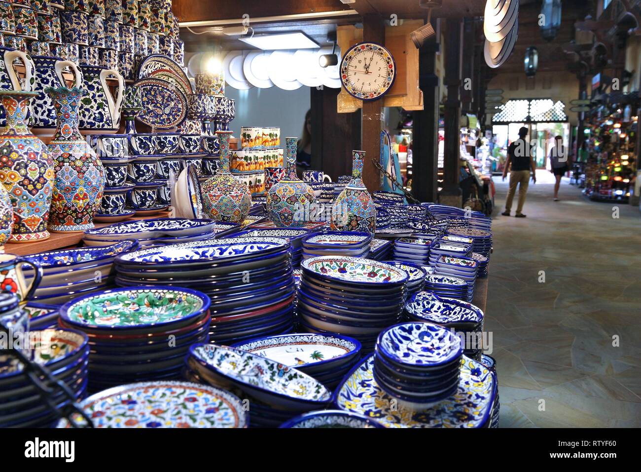 DUBAI, UAE - NOVEMBER 23, 2017: Souvenir shop at Souk Madinat Jumeirah ...
