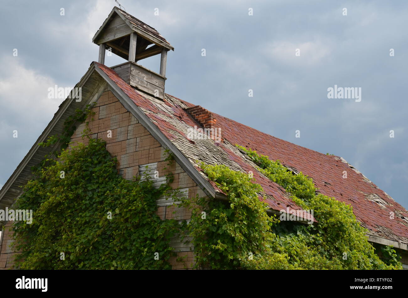 Country crumbling hi-res stock photography and images - Alamy