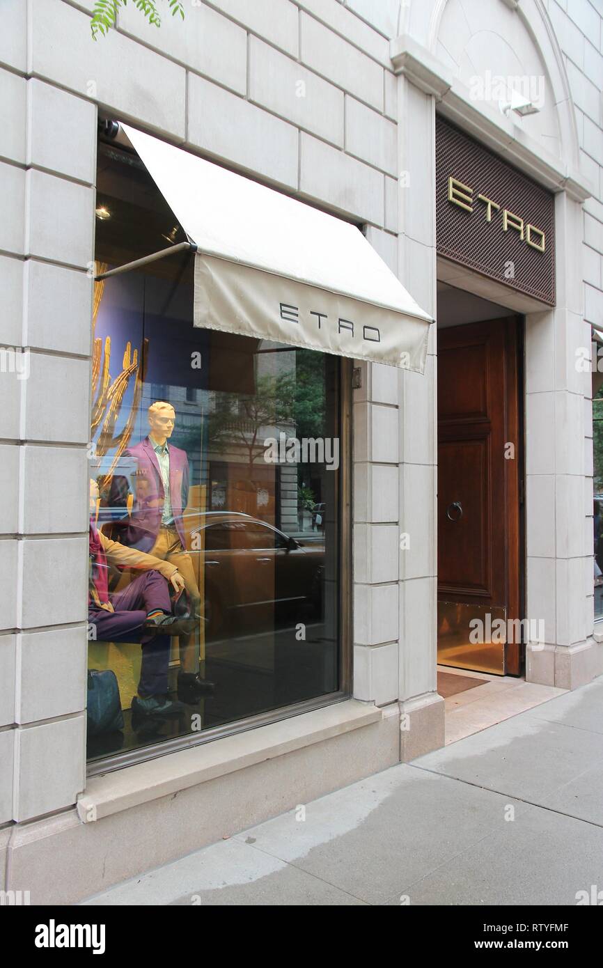 Etro store hi-res stock photography and images - Alamy