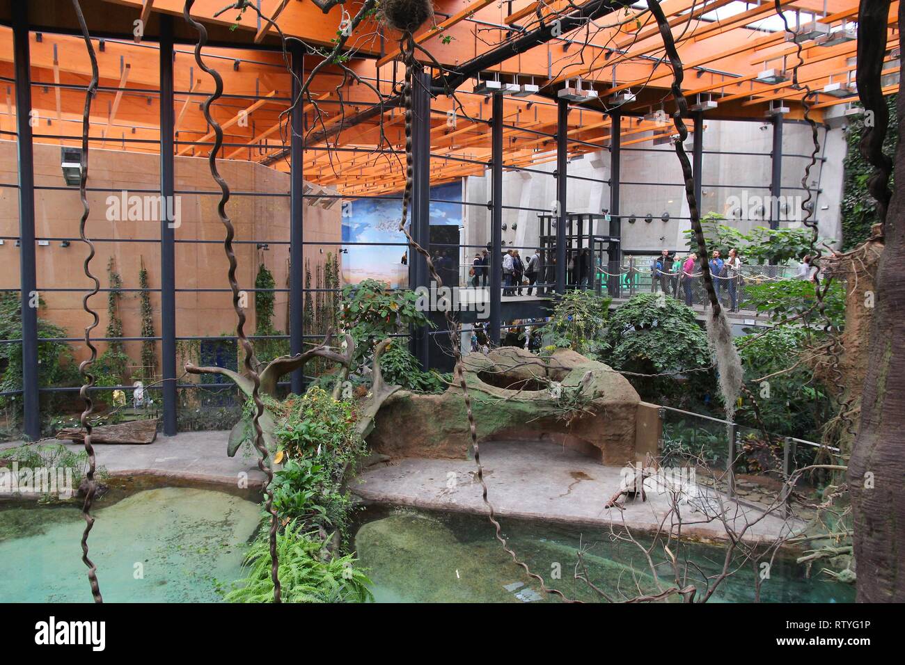 African pavilion hi-res stock photography and images - Alamy