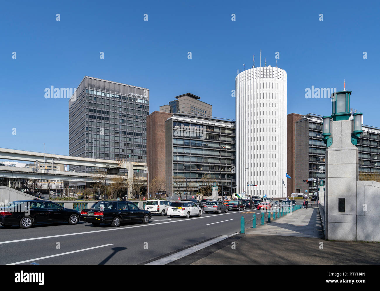 Palaceside Building, Chiyoda-Ku, Tokyo, Japan. Designed by Shoji ...