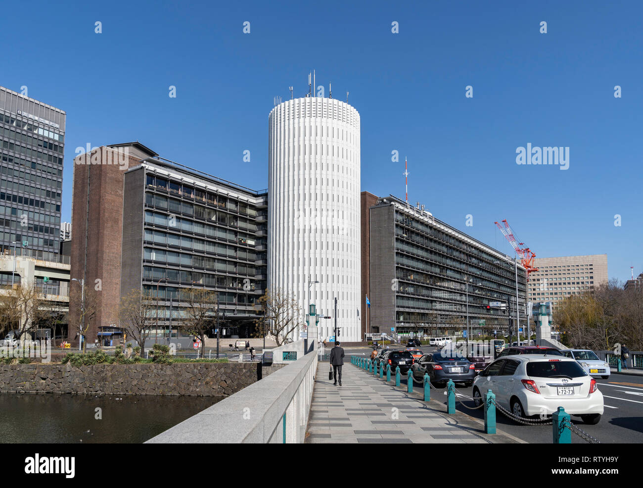 Palaceside Building, Chiyoda-Ku, Tokyo, Japan. Designed by Shoji ...