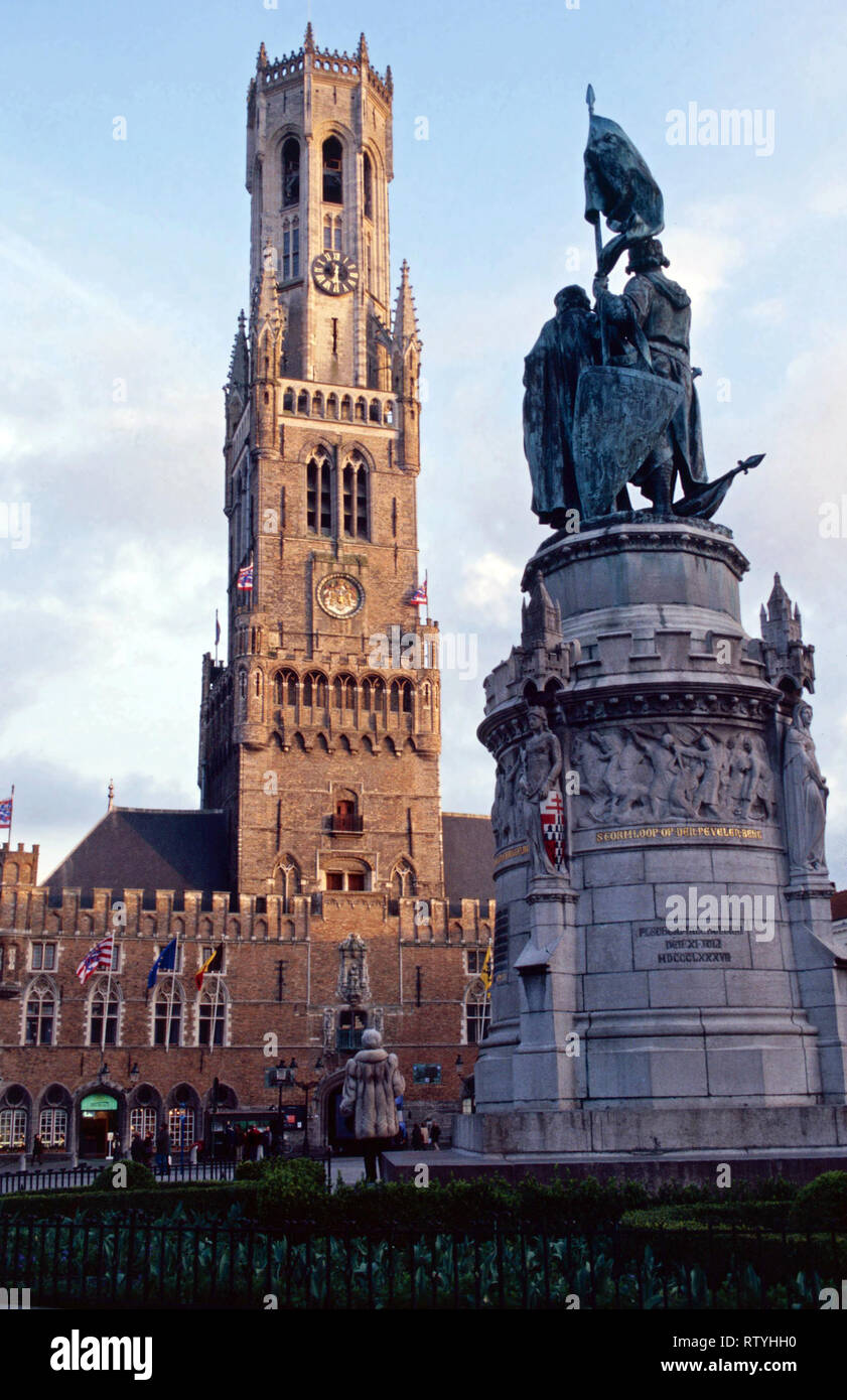 Belfry market hall bruges hi-res stock photography and images - Alamy