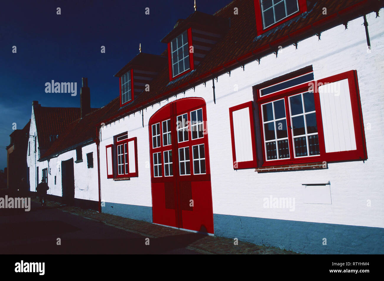 Colorful street scene hi-res stock photography and images - Alamy