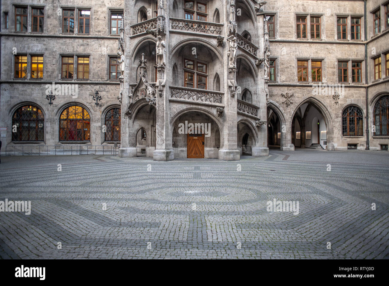 Details of Rathaus city hall, and Ratskeller in Munich, Germany Stock ...