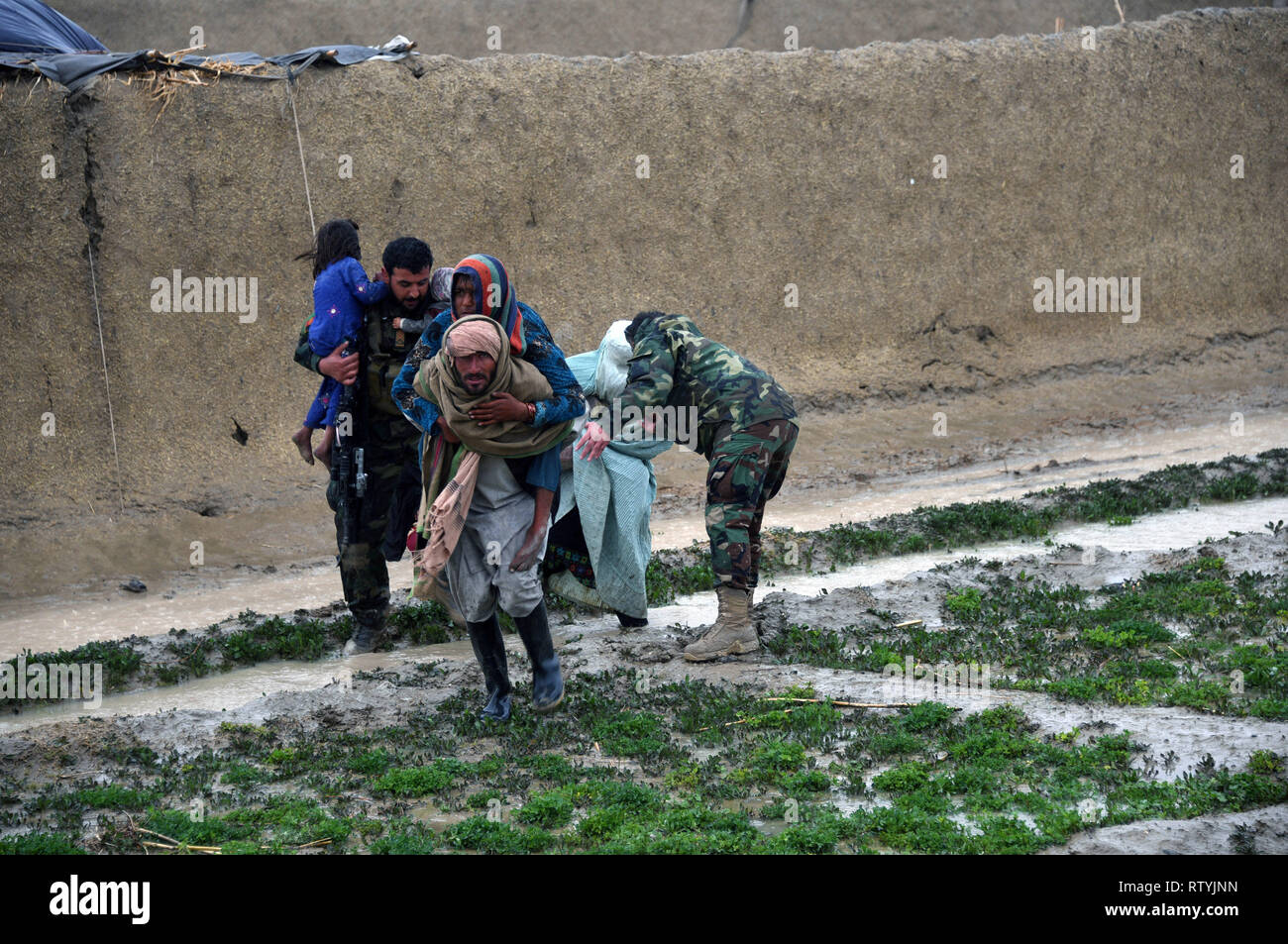 Afghan rescue hi-res stock photography and images - Alamy