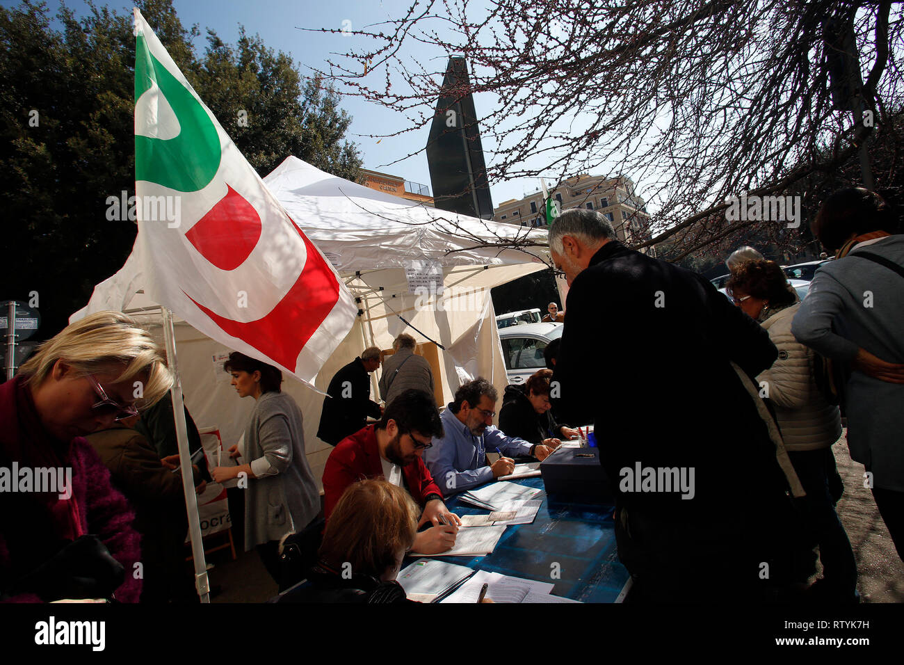 Election italy ballot paper hi-res stock photography and images - Alamy