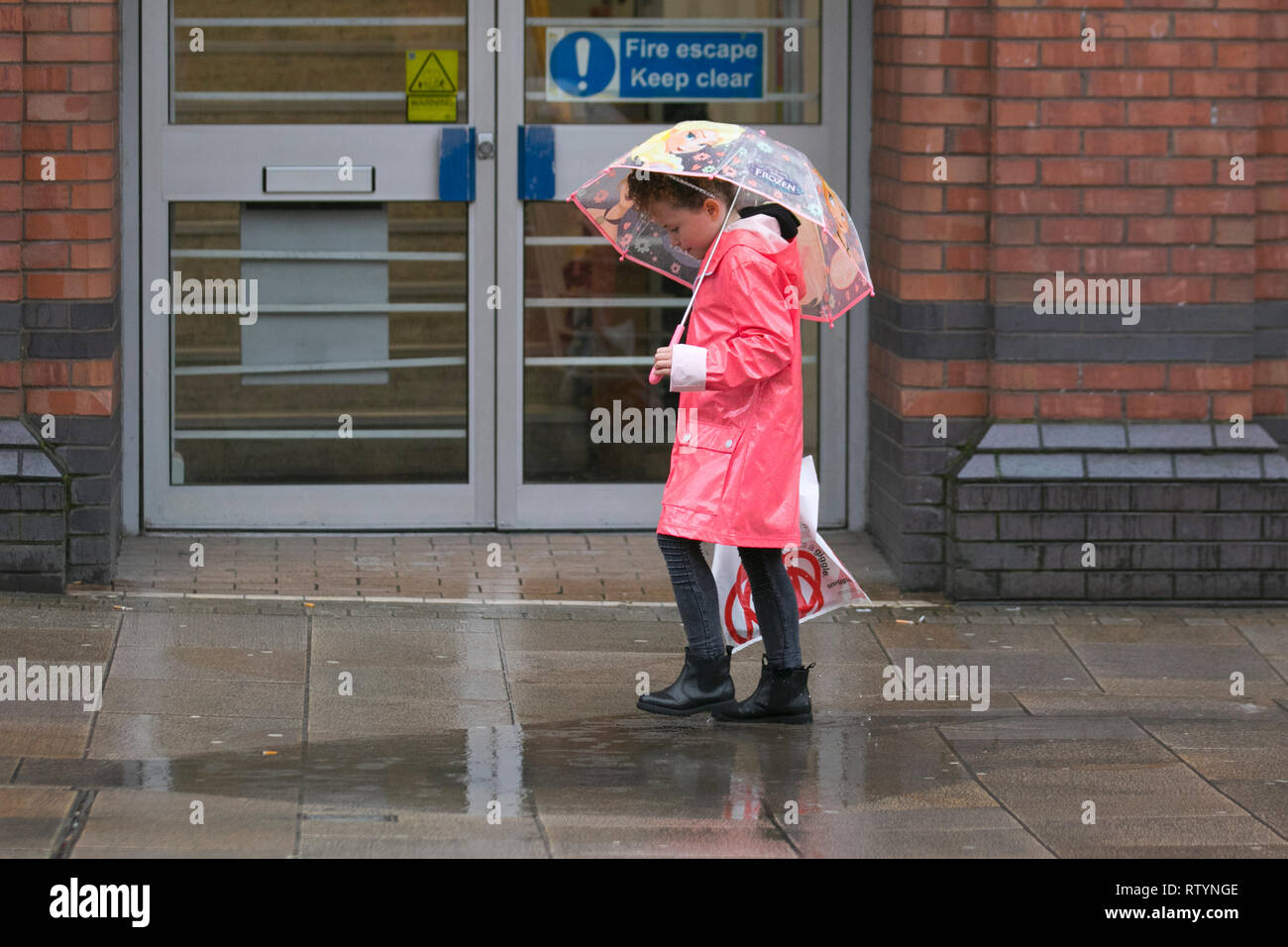 Preston, UK. 3rd March, 2019. UK Weather. Wet start to the day in the ...