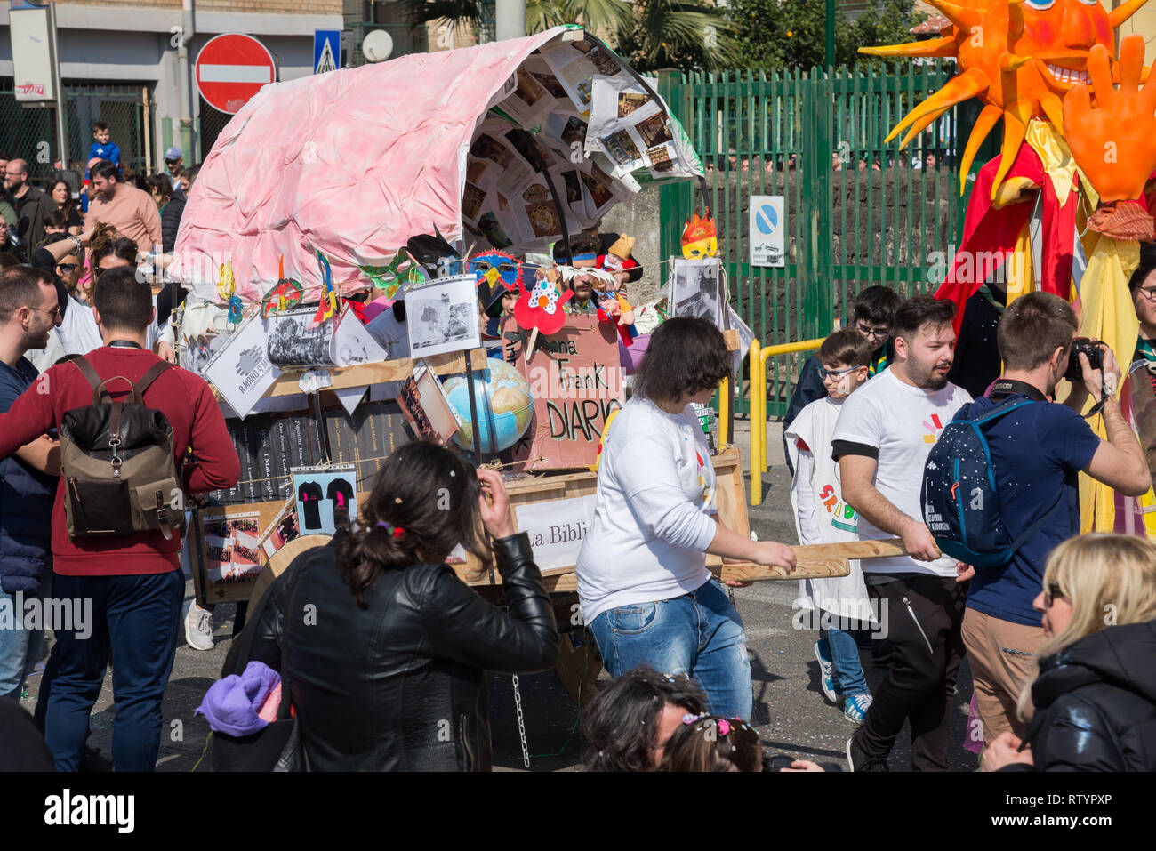 Naples, Italy. 3rd March 2019. 37th carnival in Scampia GRIDAS of a ...