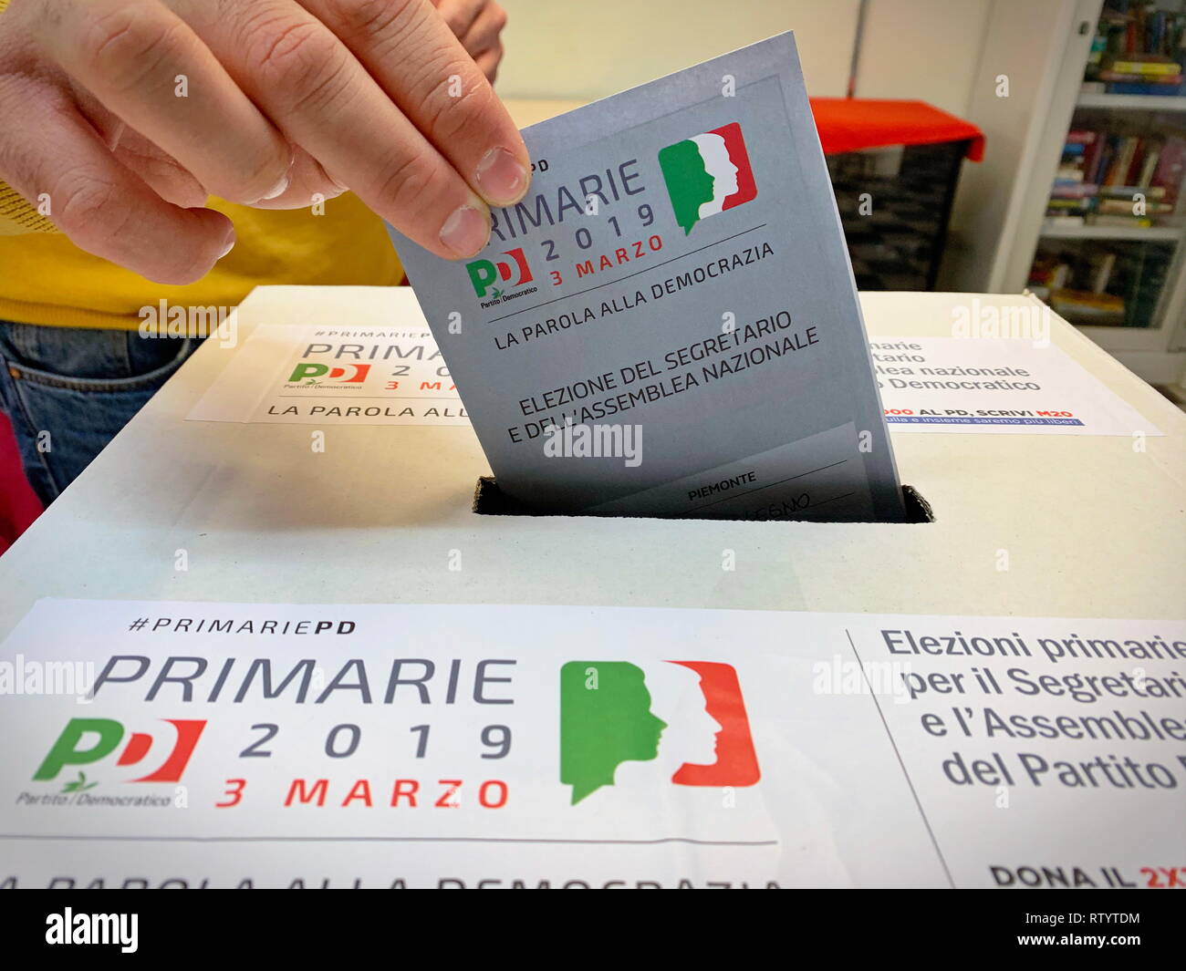 Flags of democracy party hi-res stock photography and images - Alamy