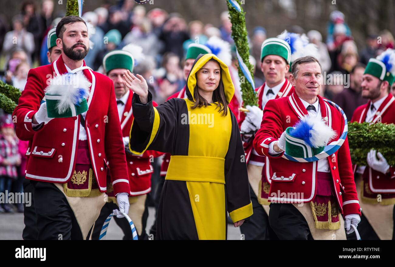 Munich, Bavaria, Germany. 3rd Mar, 2019. A performer dresses as the ...