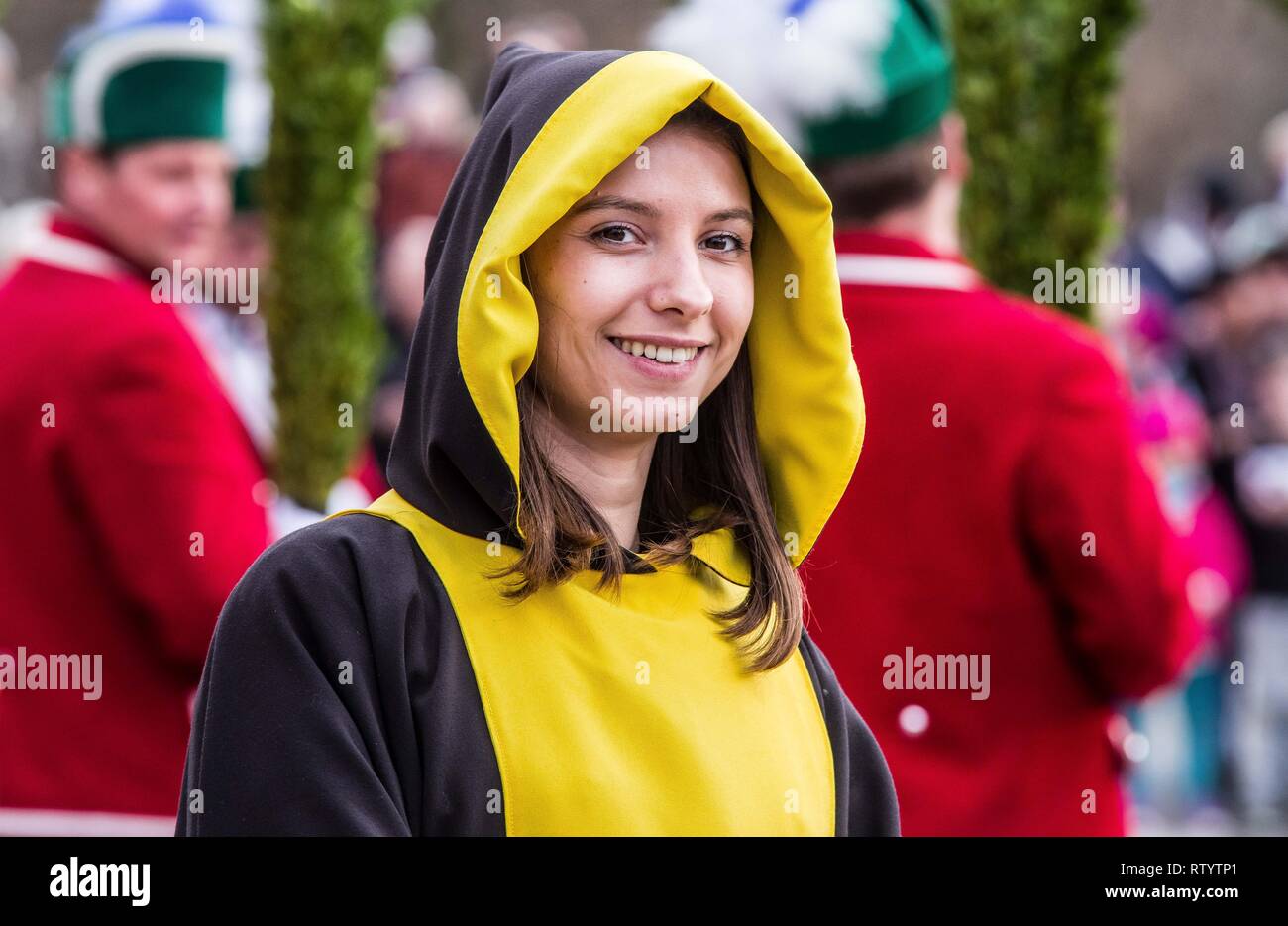 Munich, Bavaria, Germany. 3rd Mar, 2019. A performer dresses as the ...