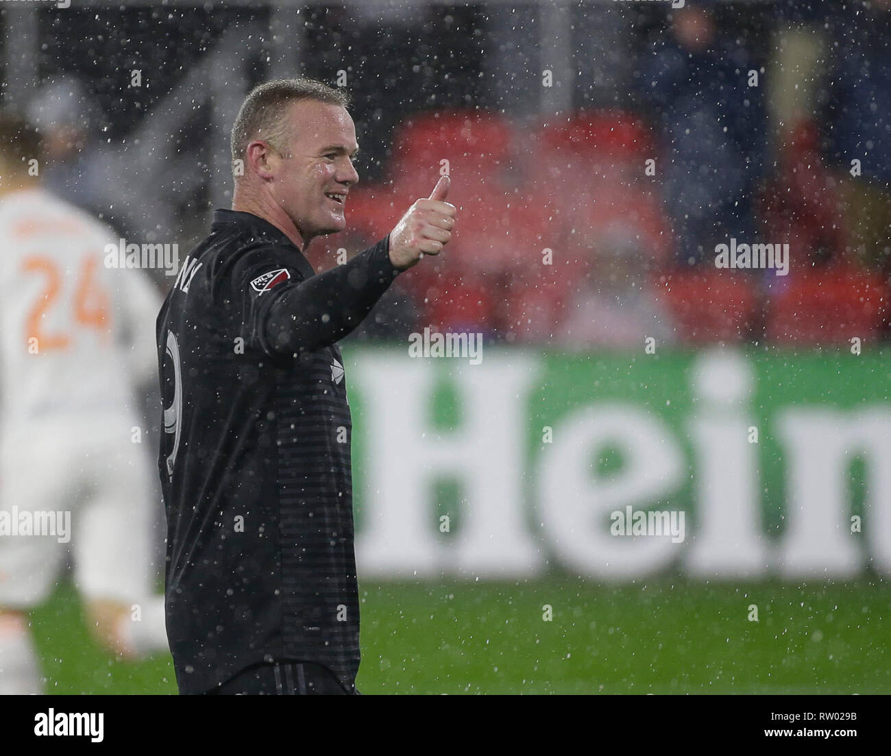 Thumbs up atlanta hi-res stock photography and images - Alamy