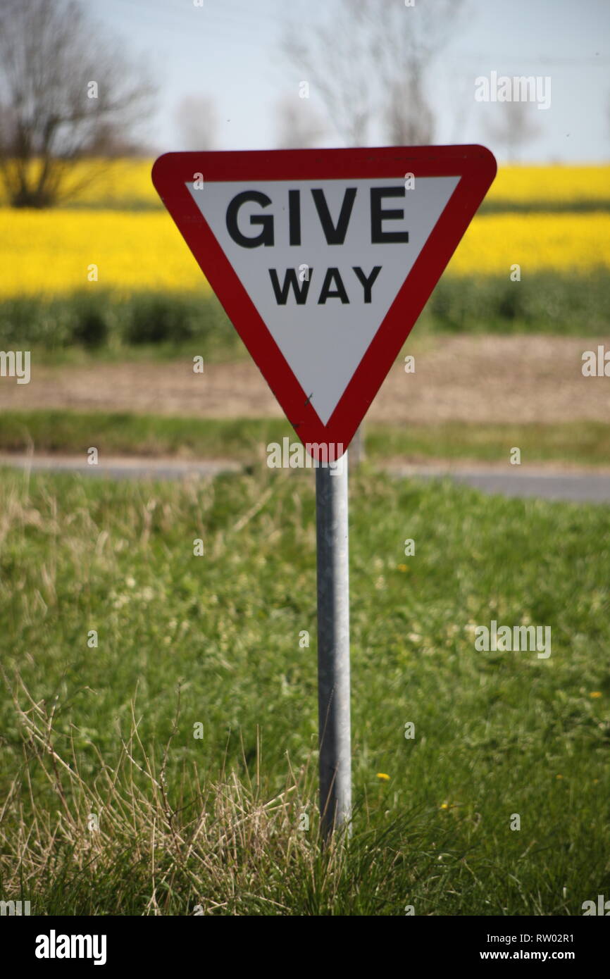 Give way, road sign, east yorkshire Stock Photo - Alamy