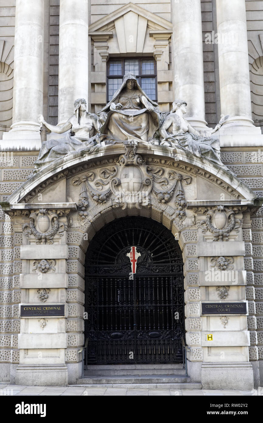 Front gates of the Central criminal court in London Stock Photo - Alamy