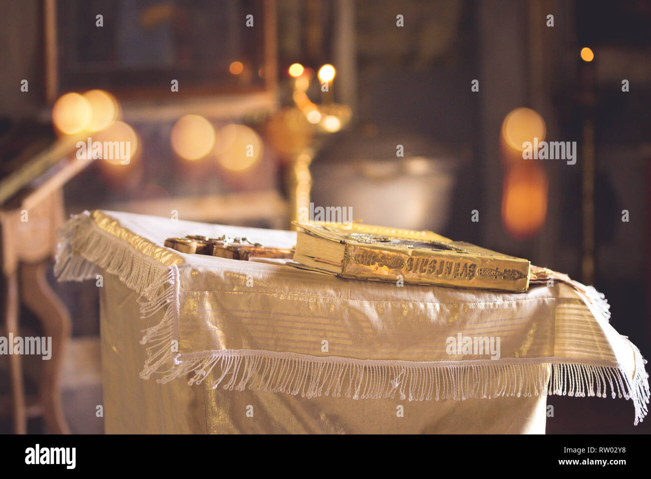 Golden bible hi-res stock photography and images - Alamy