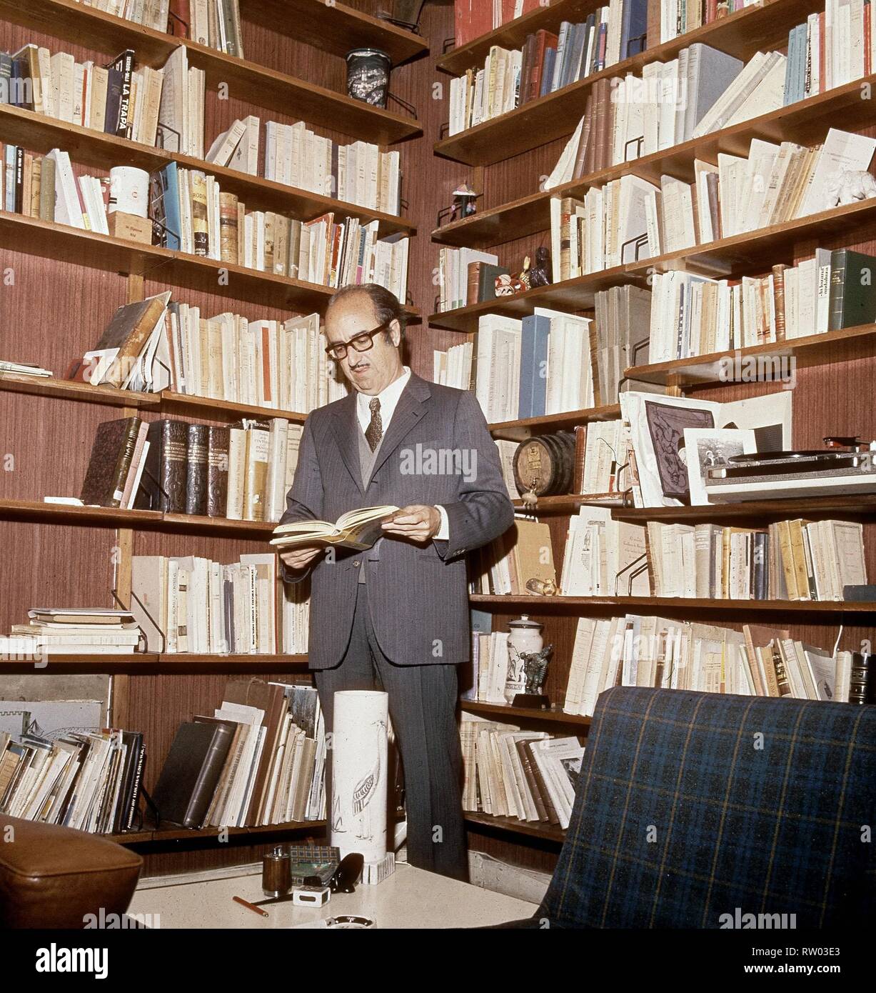 El criado hi-res stock photography and images - Alamy