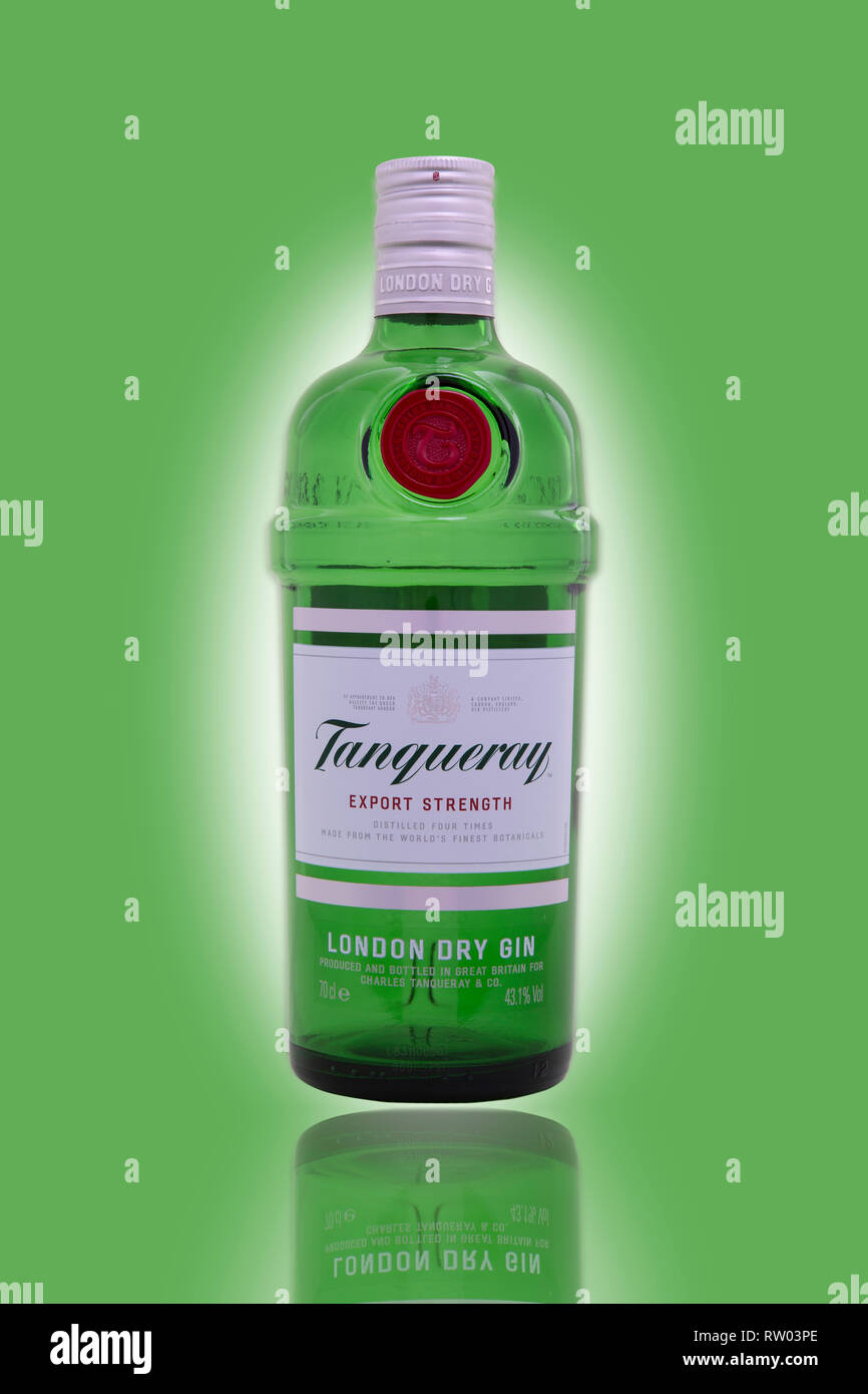 Tanqueray hi-res stock photography and images - Alamy