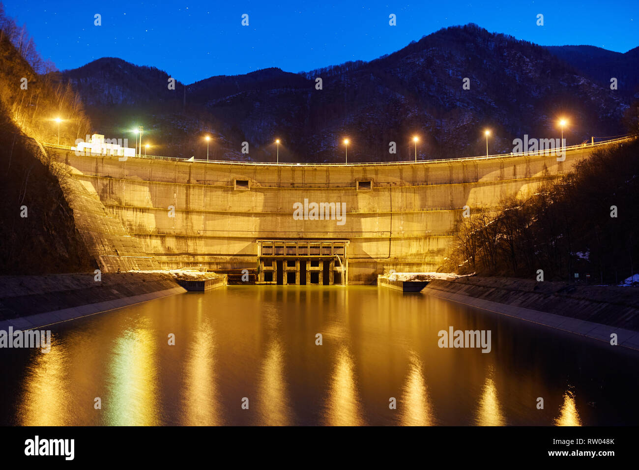 Dust hole dam hi-res stock photography and images - Alamy