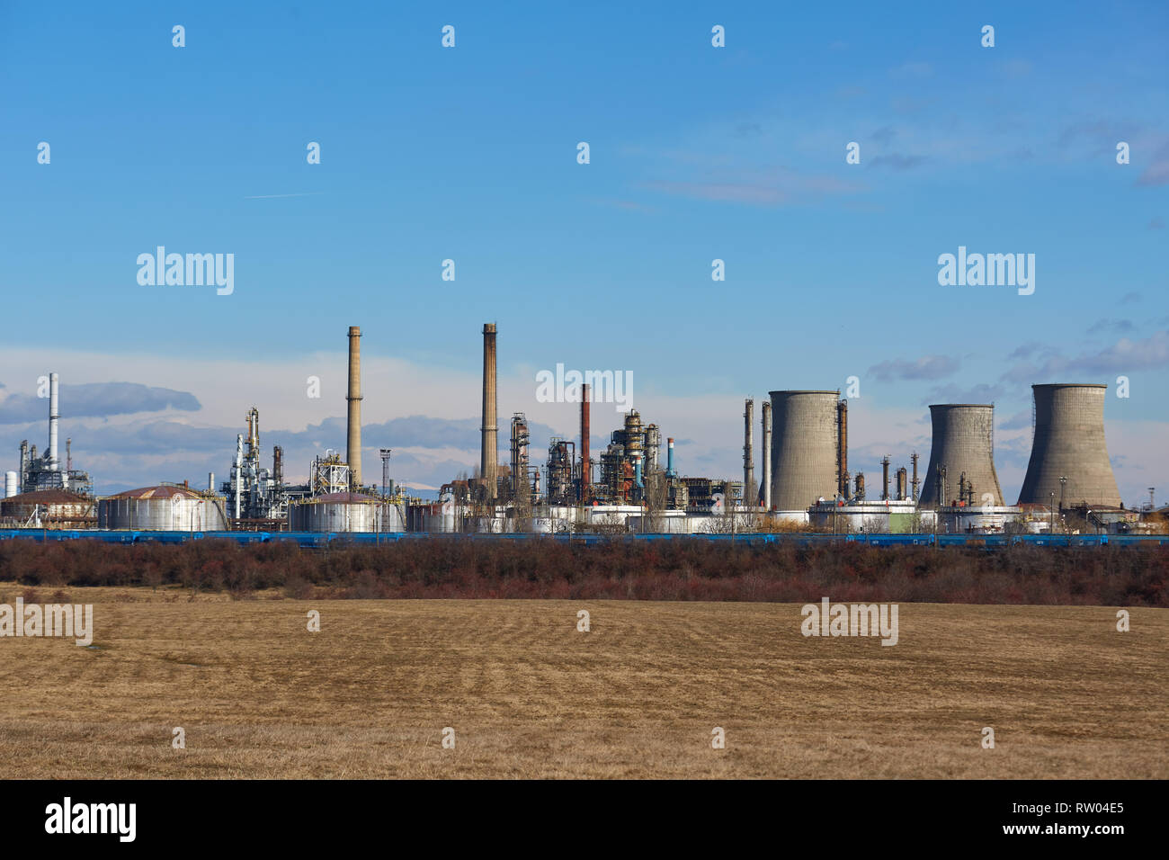 Oil refinery with facilities, tanks and trains Stock Photo - Alamy