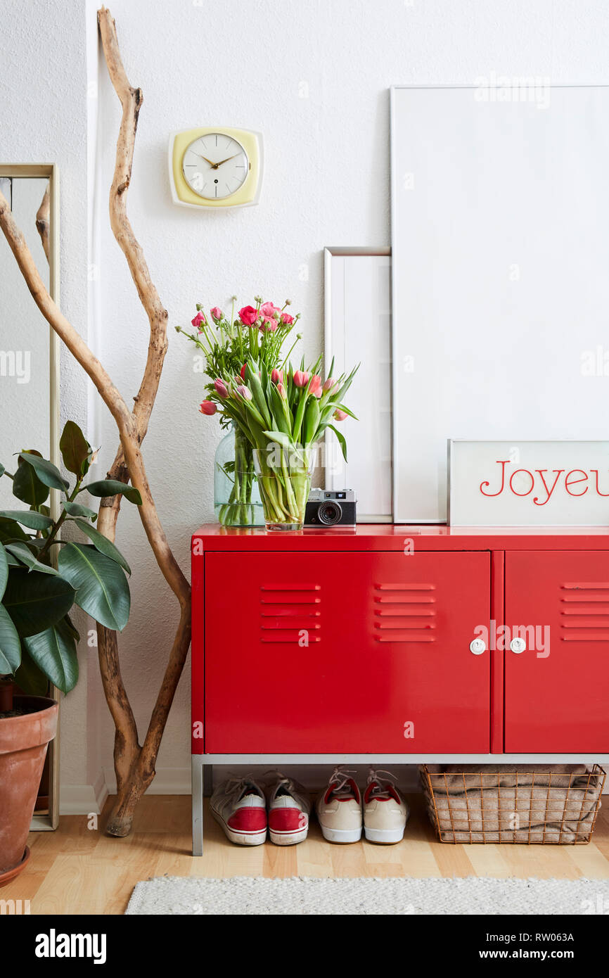 Red locker hi-res stock photography and images - Alamy