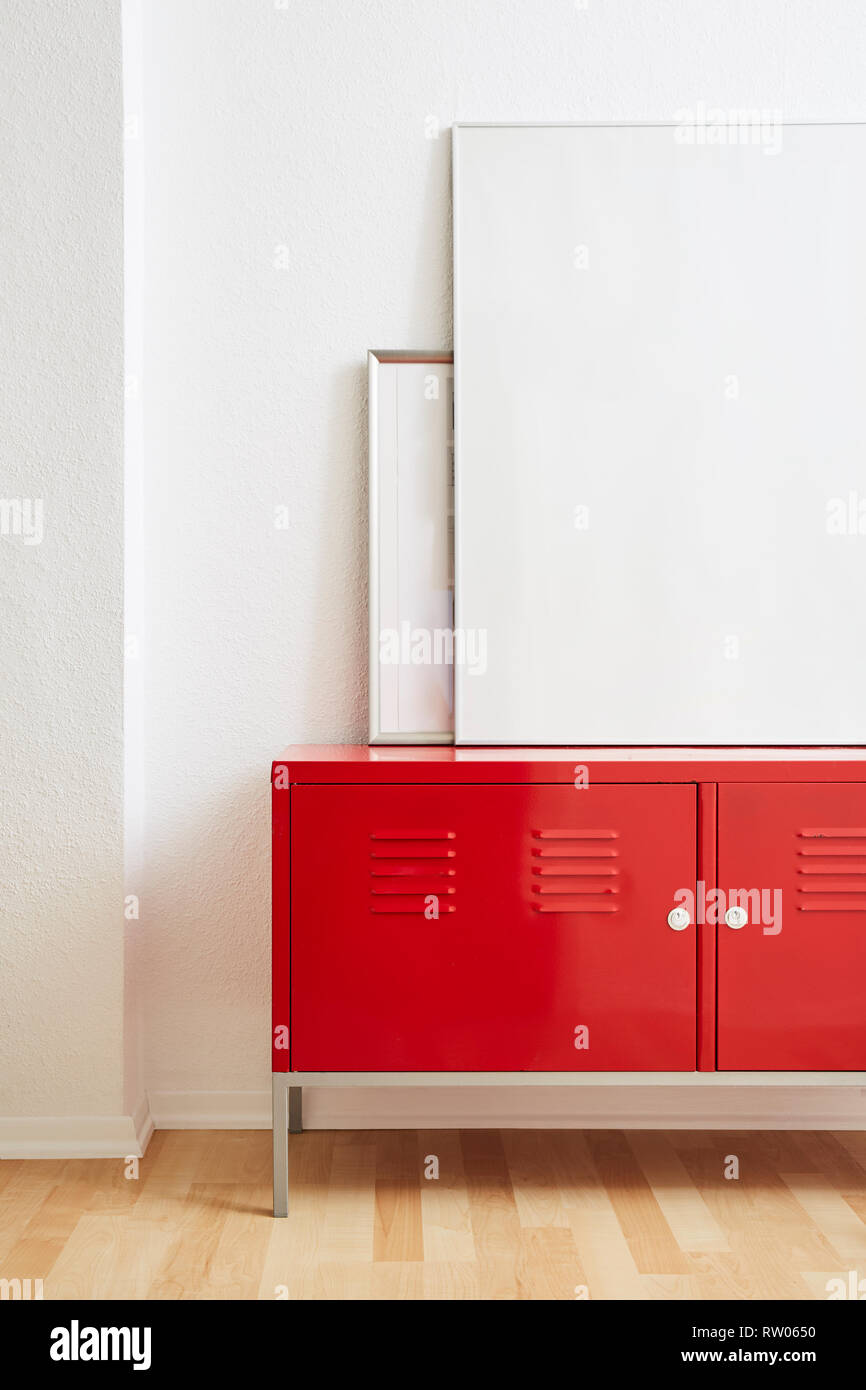 Large locker hi-res stock photography and images - Alamy