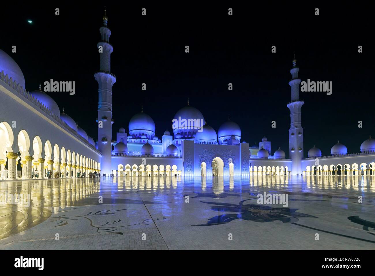 ABU DHABI, UAE, JANUARY 10, 2019: Nice night view of right part The ...