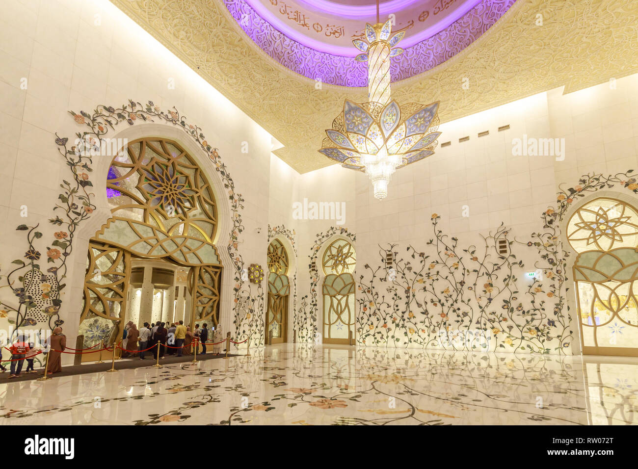 Sheikh zayed grand mosque and carpet hi-res stock photography and ...