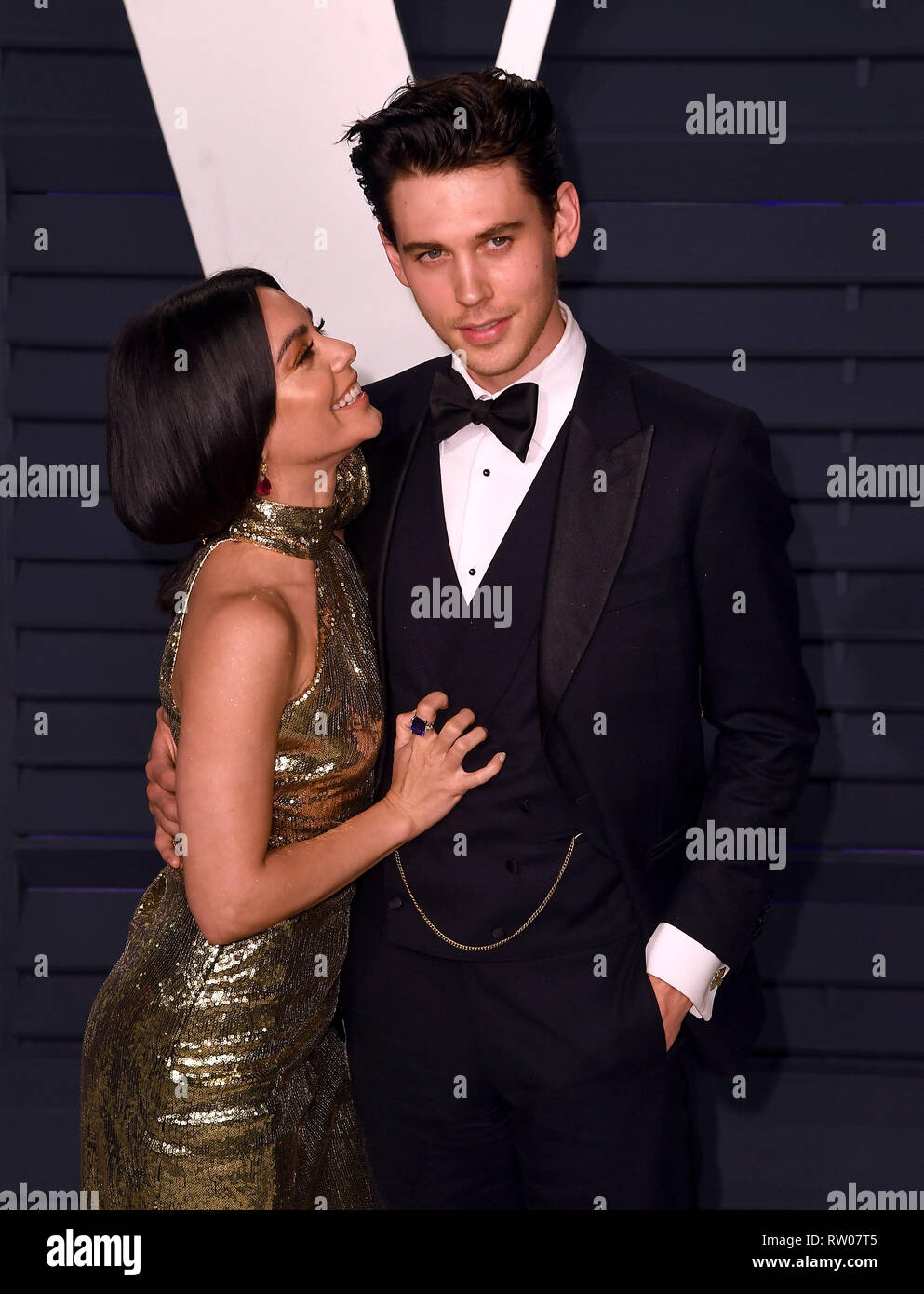 BEVERLY HILLS, CALIFORNIA - FEBRUARY 24: Vanessa Hudgens, Austin Butler ...