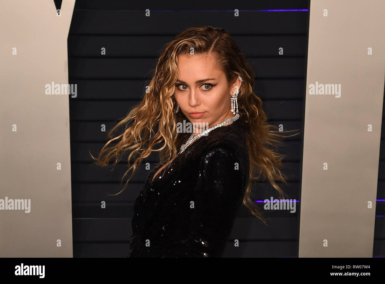 BEVERLY HILLS, CALIFORNIA - FEBRUARY 24: Miley Cyrus attends 2019 ...