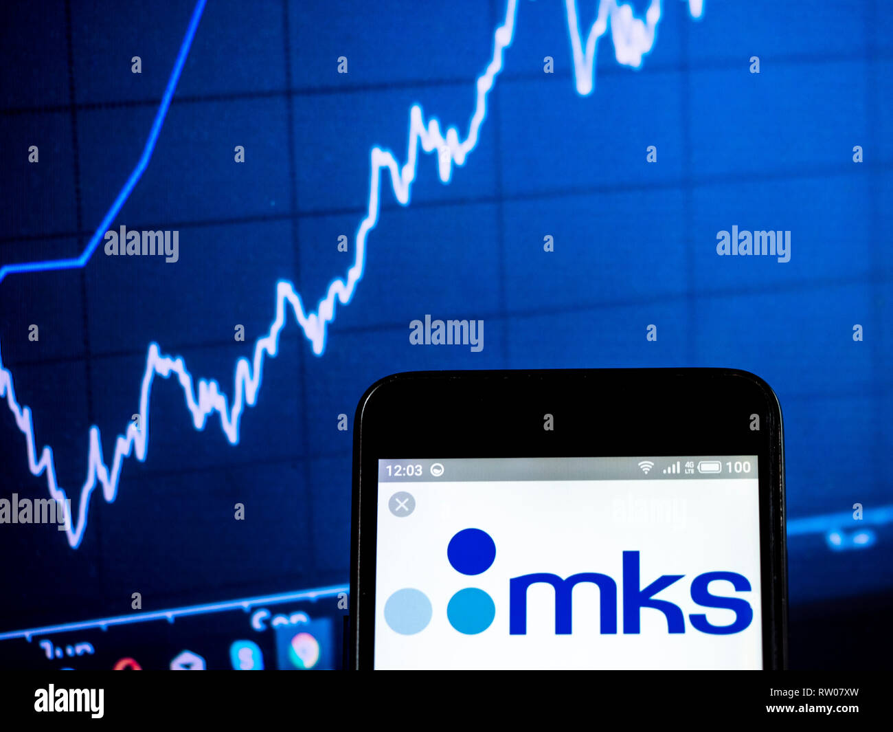 Mks instruments hi-res stock photography and images - Alamy