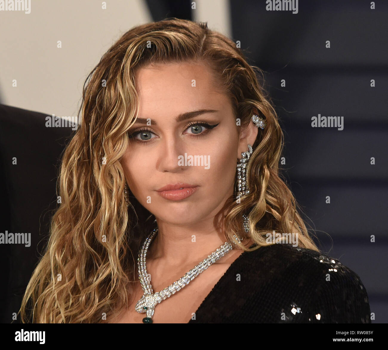BEVERLY HILLS, CALIFORNIA - FEBRUARY 24: Miley Cyrus attends 2019 ...
