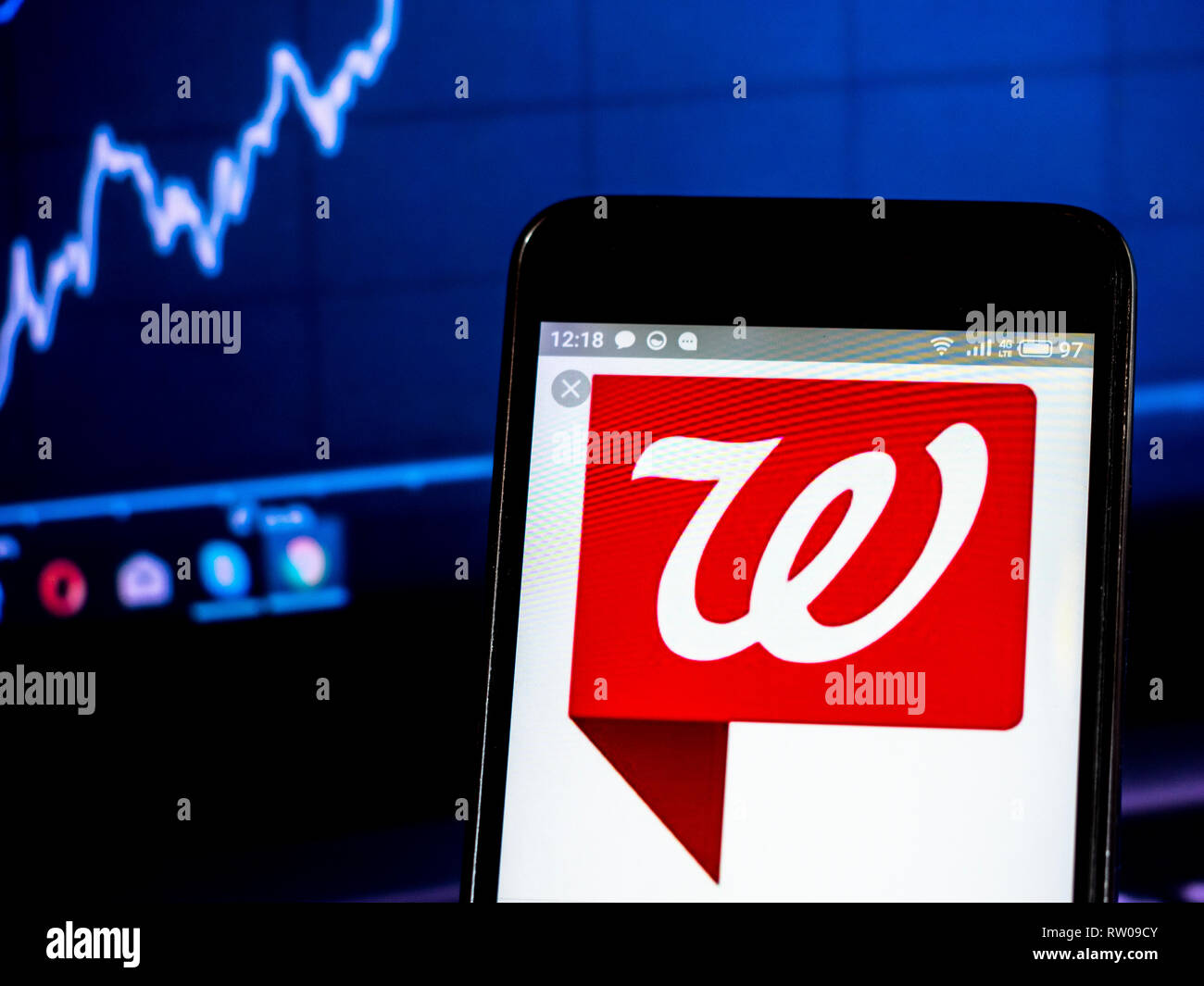 Walgreen logo hi-res stock photography and images - Alamy