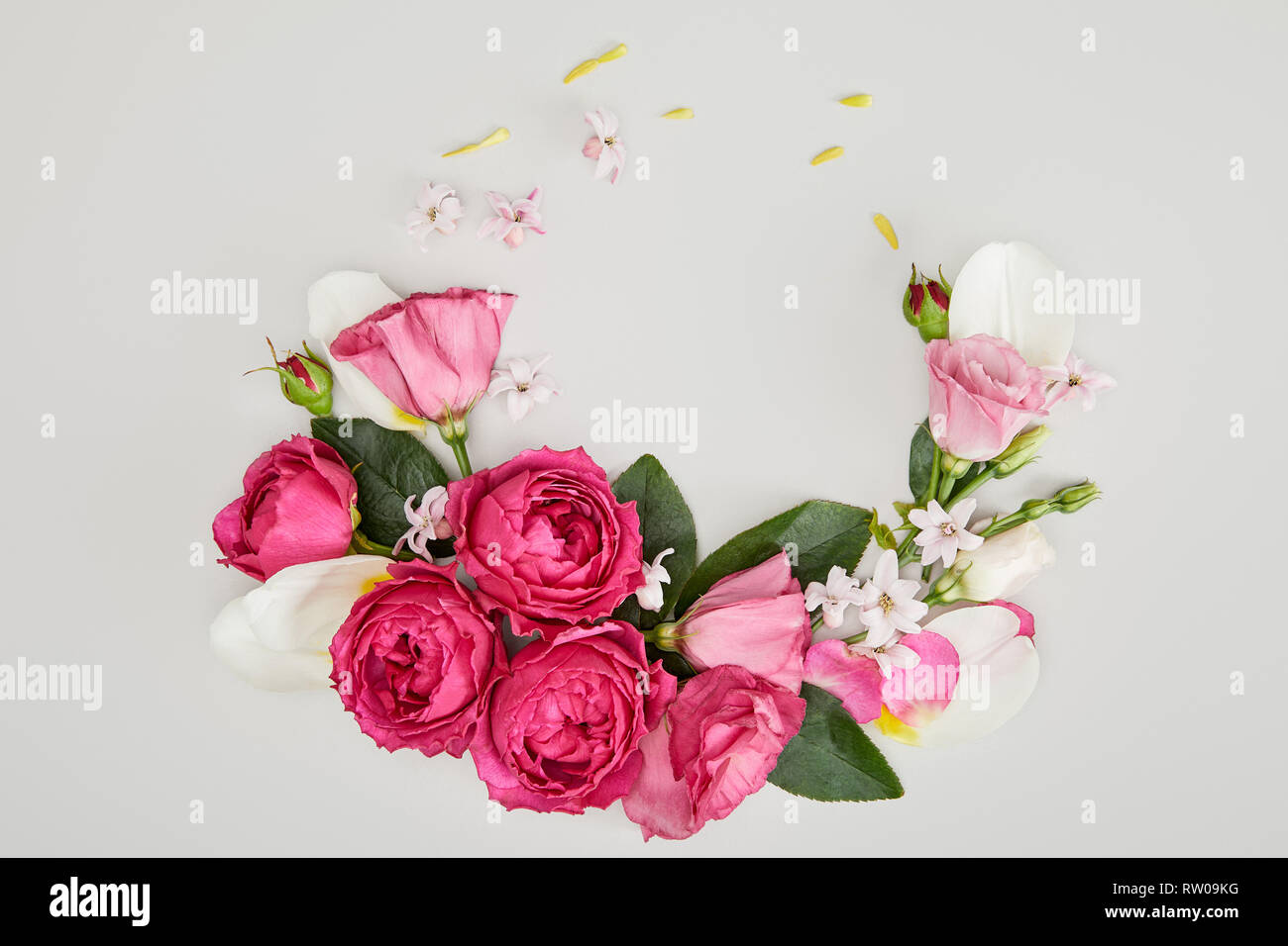 Composition with pink roses hi-res stock photography and images - Alamy