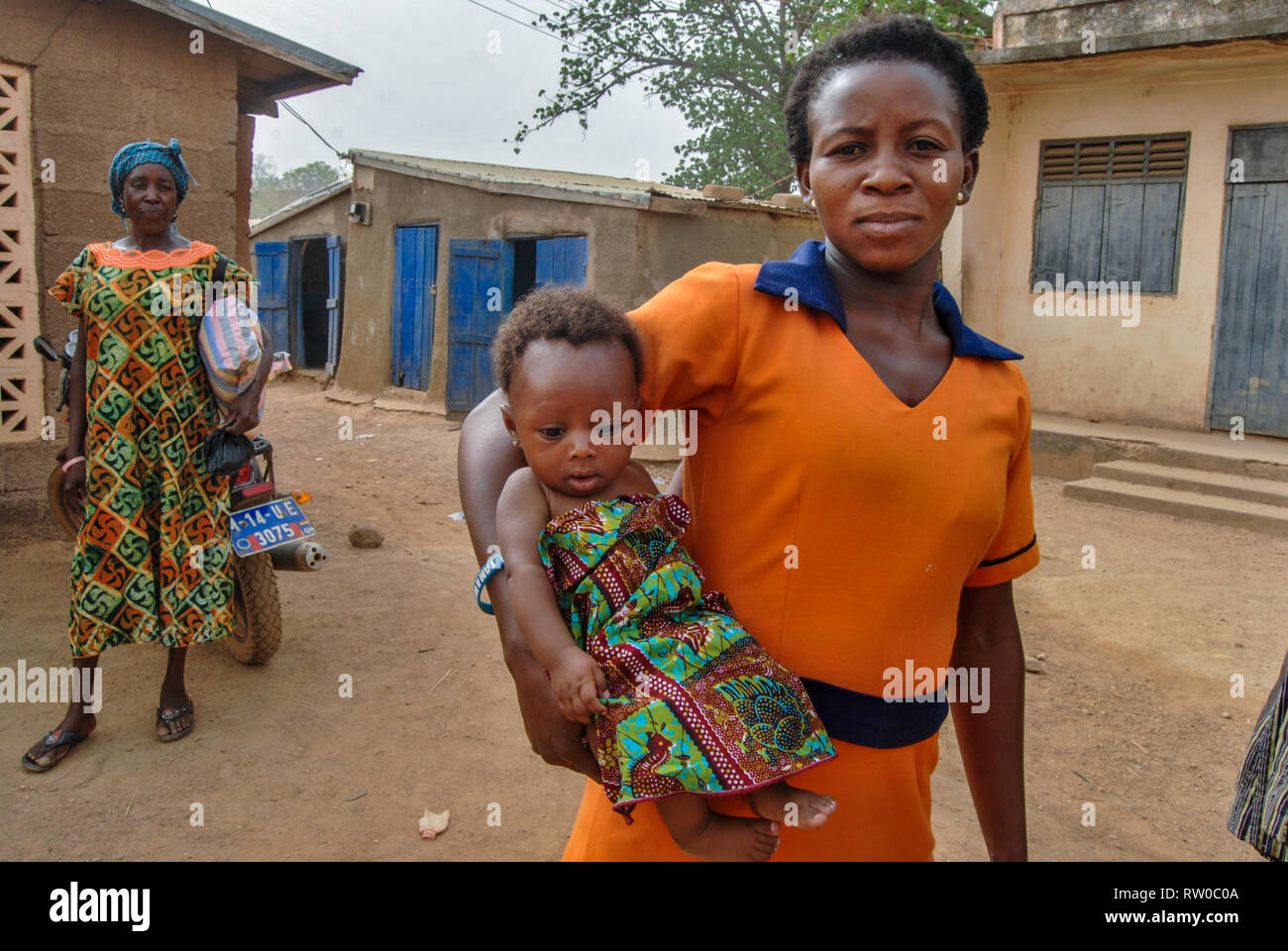 Ghana child mother hi-res stock photography and images - Alamy