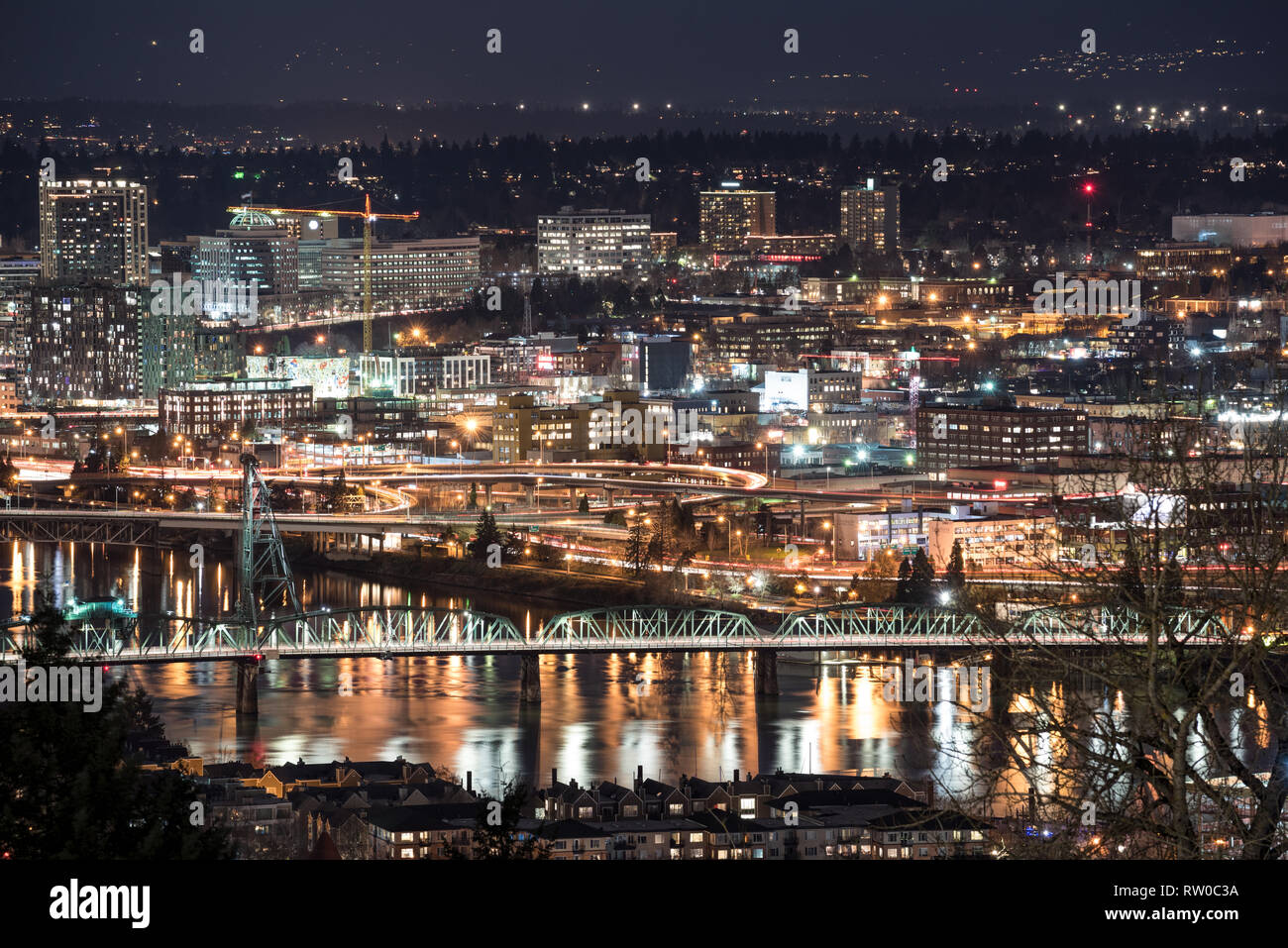 Portland Oregon at night Stock Photo - Alamy
