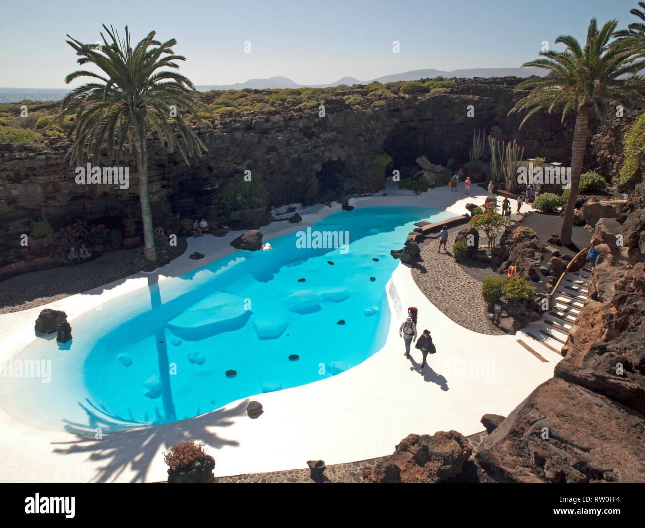 Lanzarote blue pool in del hi-res stock photography and images - Alamy
